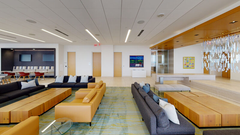 FOLEY & LARDNER MILWAUKEE OFFICE RENOVATIONS - Hunzinger Construction Co.