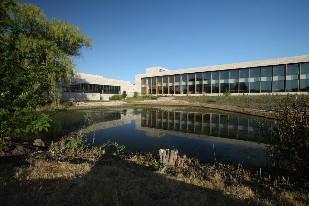 JOHNSON CONTROLS, INC. CORPORATE HEADQUARTERS CAMPUS - Hunzinger ...