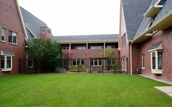 SARAH CHUDNOW CAMPUS - Hunzinger Construction Co.